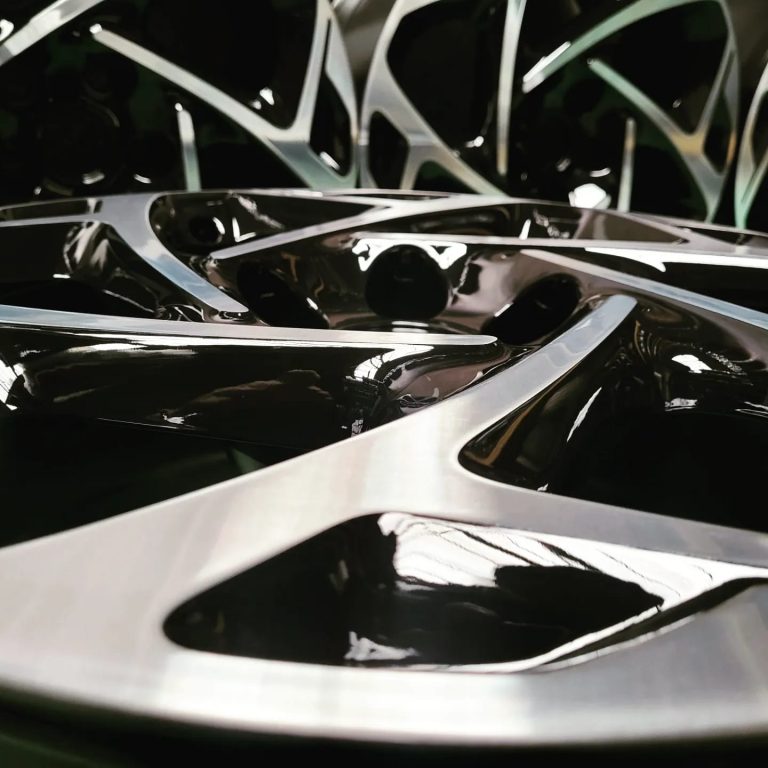 Wheel Refurbishment – Full Moon Alloy Wheel Refurbishment